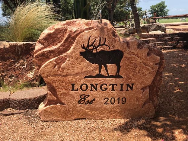 Engraved rock | Decorative boulders | Stone Signs - Boulder Designs